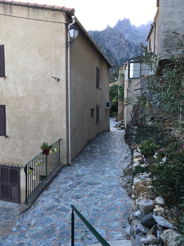Maison De Village En Montagne - Asco