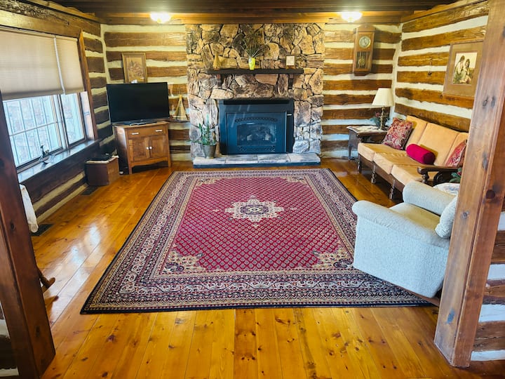 Stone Gate Cabin On 80 Acres - Rolla, MO