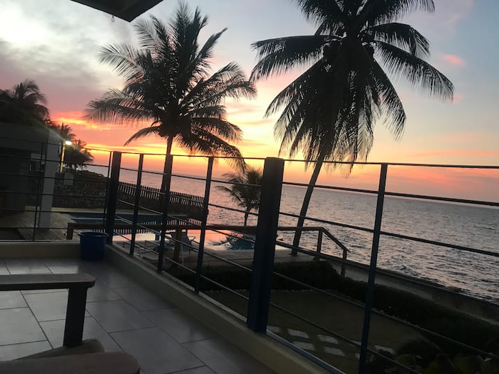 Modern Seaside Condo - Jamaica