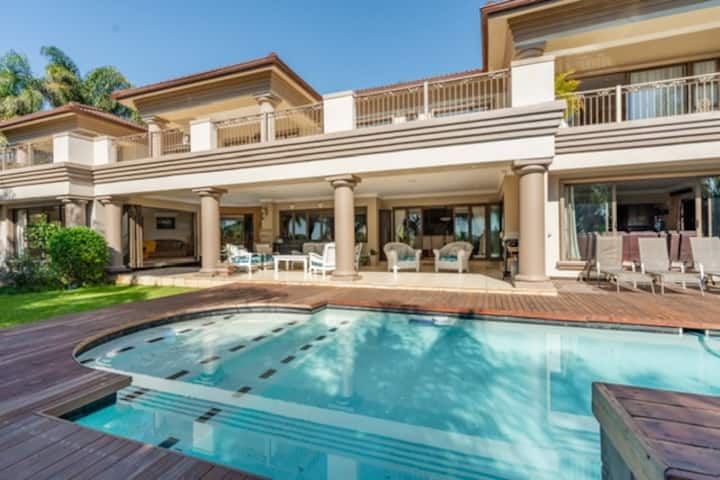 Stylish 5br House Perfect For 10 People & 2 Kids! - Umhlanga