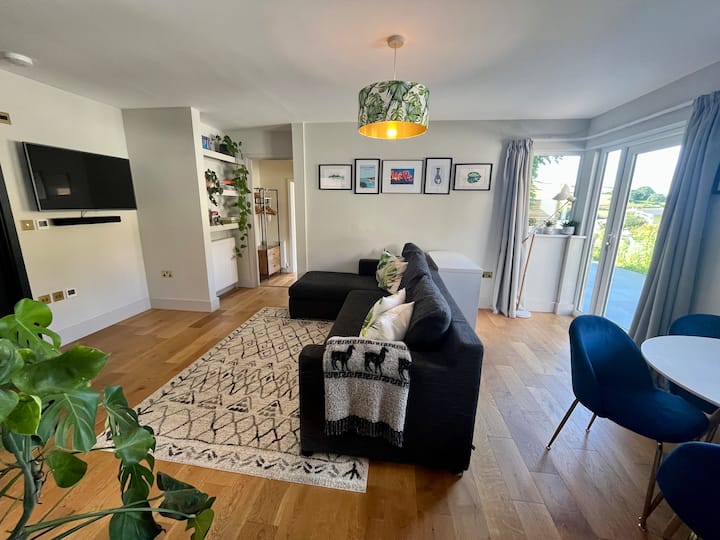 The Annex At Seaflowers With Hot Tub & Water Views - Kingsbridge