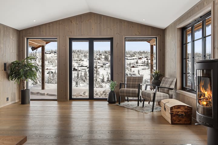 Stor, Moderne Familiehytte Med Ski In/ski Out - Norway