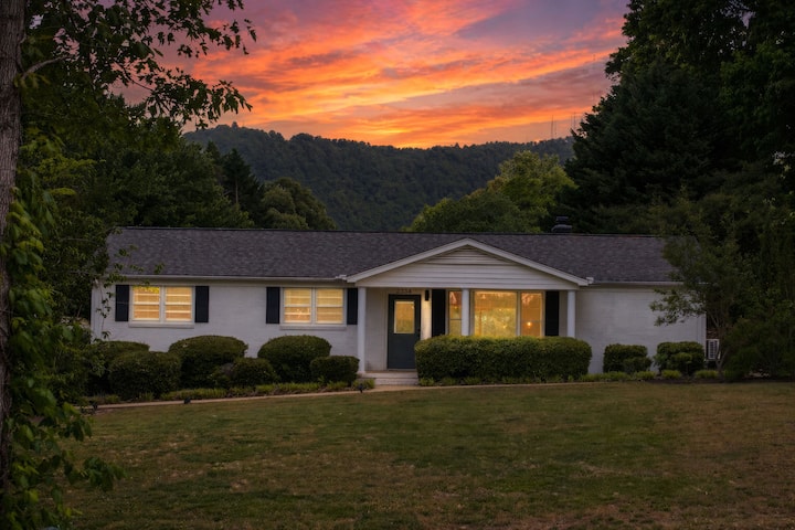4b Home W/ Private Porch Near Furman- New Kitchen! - Travelers Rest, SC
