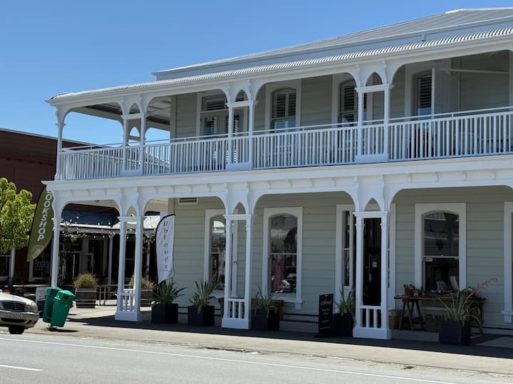 Altitude Apartment - Martinborough