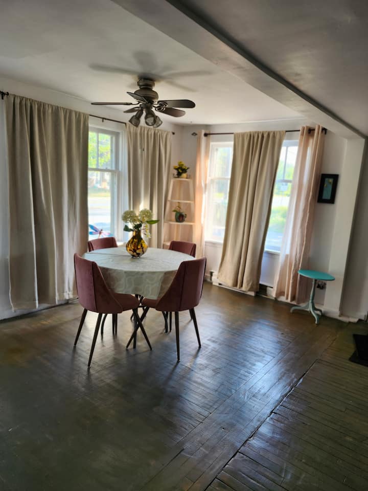 West End Waterfront Home! - Moncton