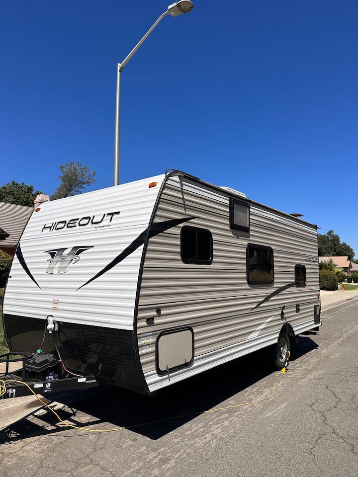 The Hideout-21’ Sleeps 4 - Redding, CA