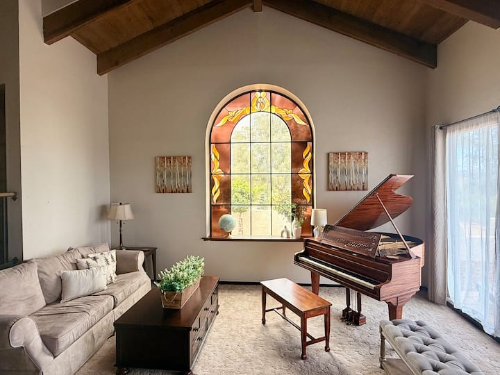 Gorgeous Gated Hilltop Hideaway Atop Indian Hills - Jurupa Valley, CA
