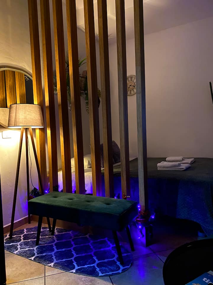 Romantic Escape - Tiran