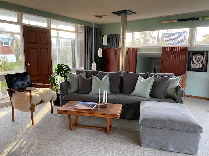 Mid-century Home Away From Home - Whakatane