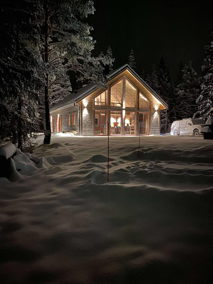 Stor Fjällstuga I Funäsdalen
12 Bäddar, Nybyggd - Sweden