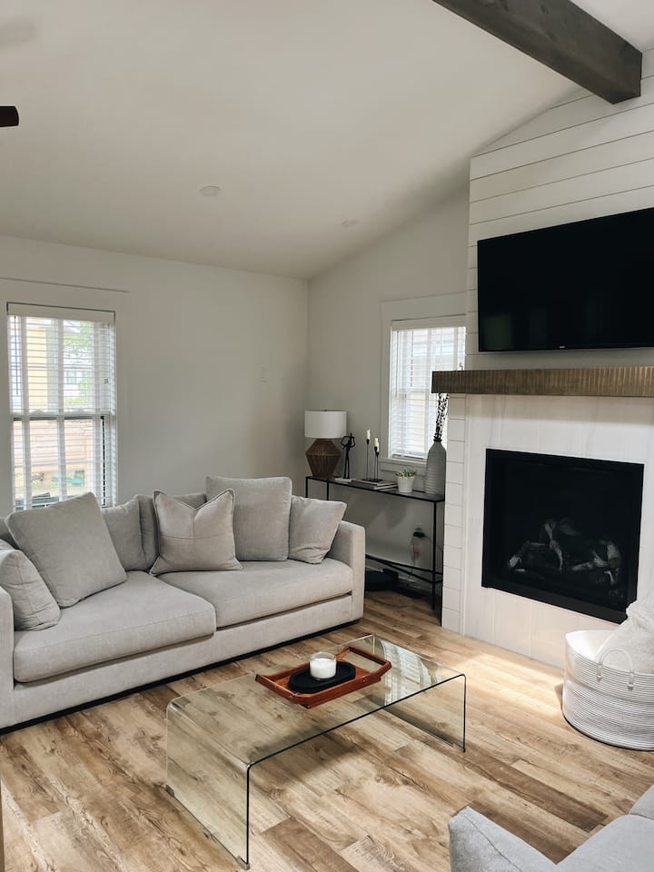 Cozy Renovated Cottage 2 Minutes To Beach - Fort Erie