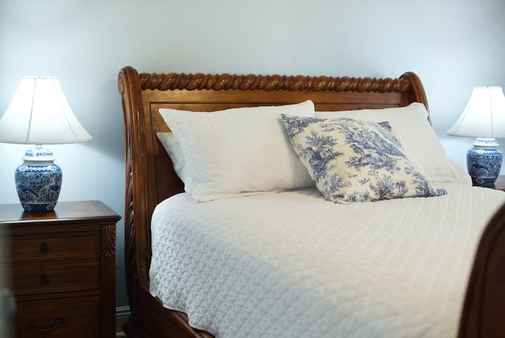 Lucky Oaks Cottage - Laurel, MS