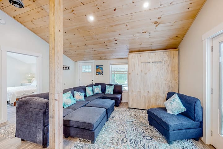 2br Condo With Pool, Grill, And Firepit Access - Kennebunkport, ME