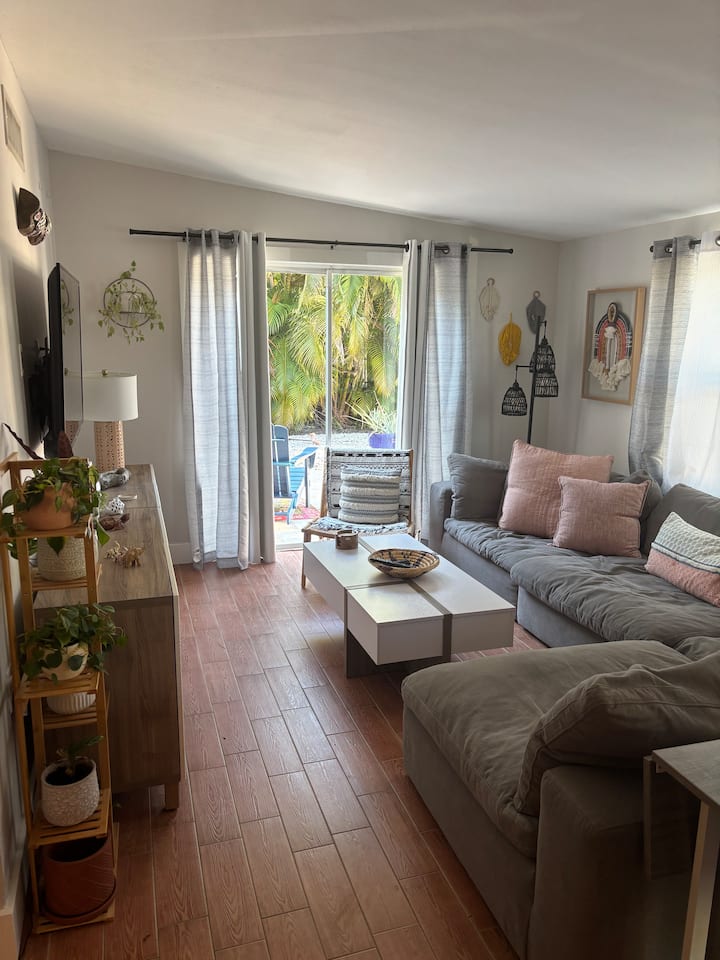 Boho Bungalow Near Beaches - Naples, FL