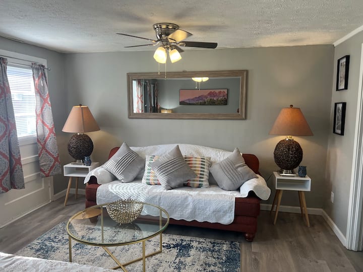 Cozy Historic Studio • Full Kitchen • Near Vsu - Valdosta, GA