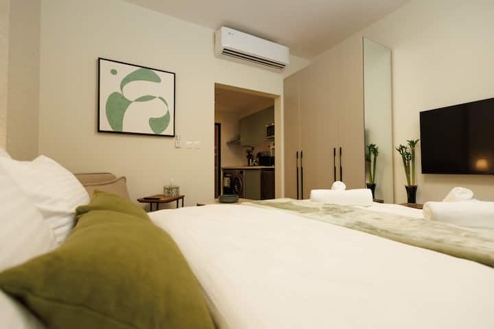 Lux Studio (Sleeps 3) Near Airport | Pool, Gym &Tv - Ghana