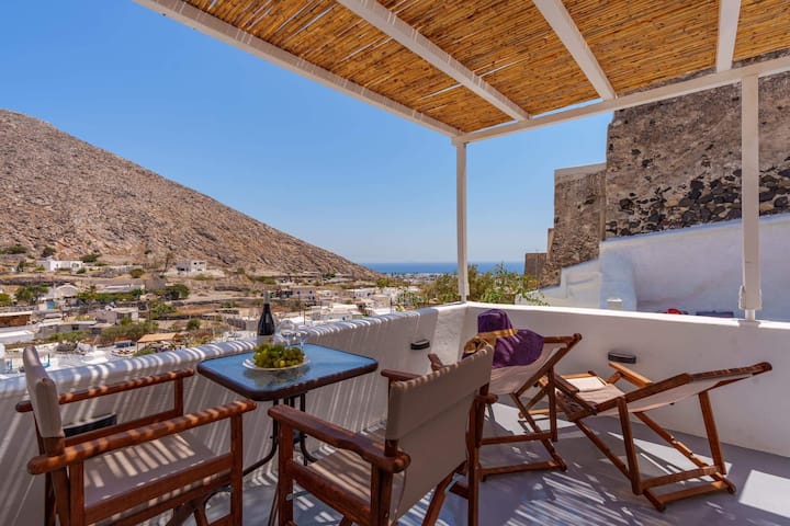 Cycladic Traditional House With View By ΜΡS - Santorini