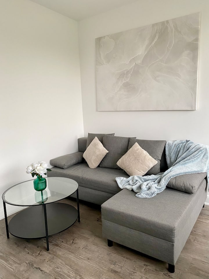 Zentrale Neu Renovierte 2-zimmer Wohnung - Hamburg