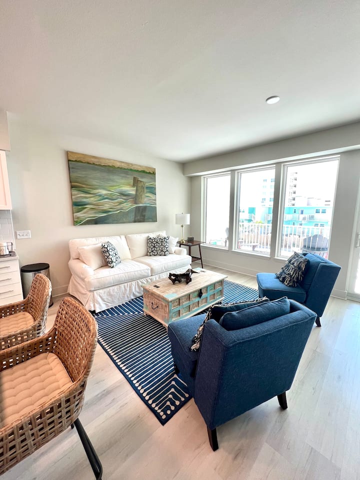 Sea Glass Luxury Beachfront Condo Walk To Hangout - Gulf Shores, AL
