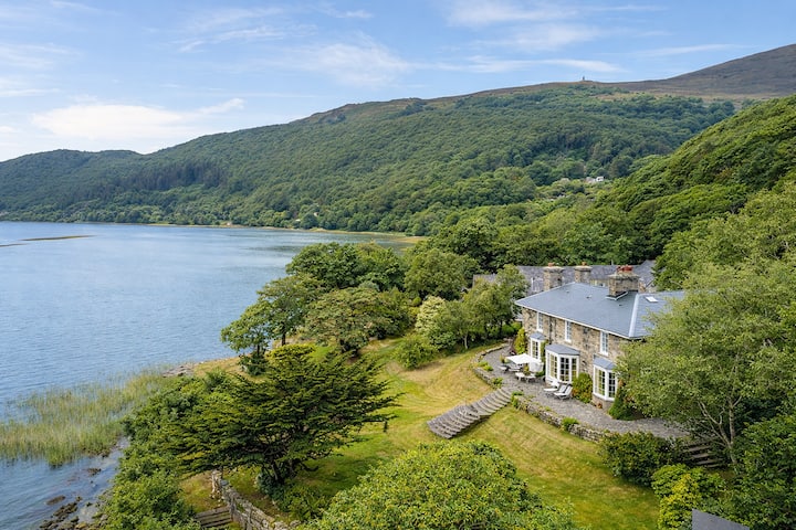 Glandwr Hall, Stunning 6 Bed Coastal Country House - Wales