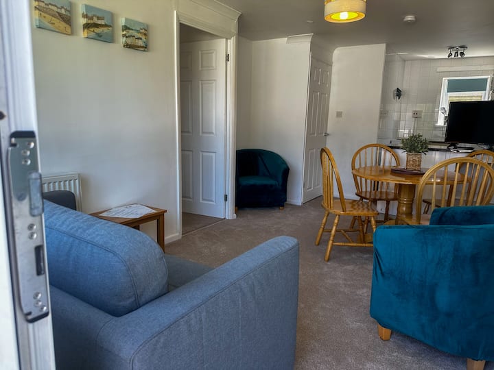 Two Bedroom Chalet On Small Rural Park - Manorbier