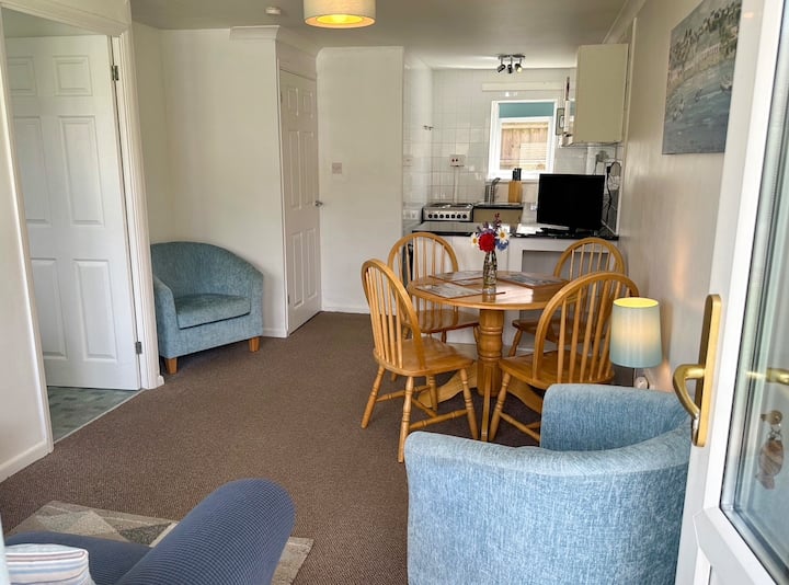 Two Bedroom Chalet On Small Rural Park - Manorbier