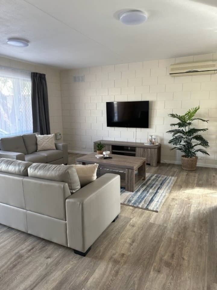 Unit 4/ 49 Urch Street-harbour View - Geraldton Railway Station