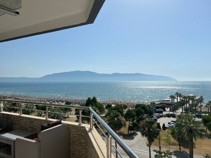 Deluxe Beachfront Apartment - Vlorë