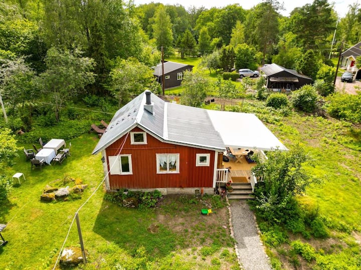 Swedish Lake Cabin In The Woods - Hallstahammar
