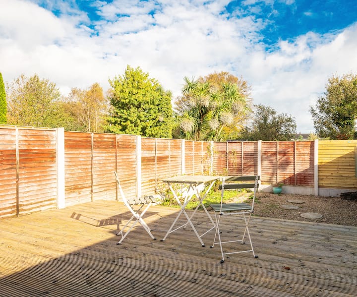 Cozy 2 Bedroom Flat & Garden - Dublin