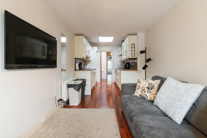 Cozy 2 Bedroom Flat & Garden - Dublin