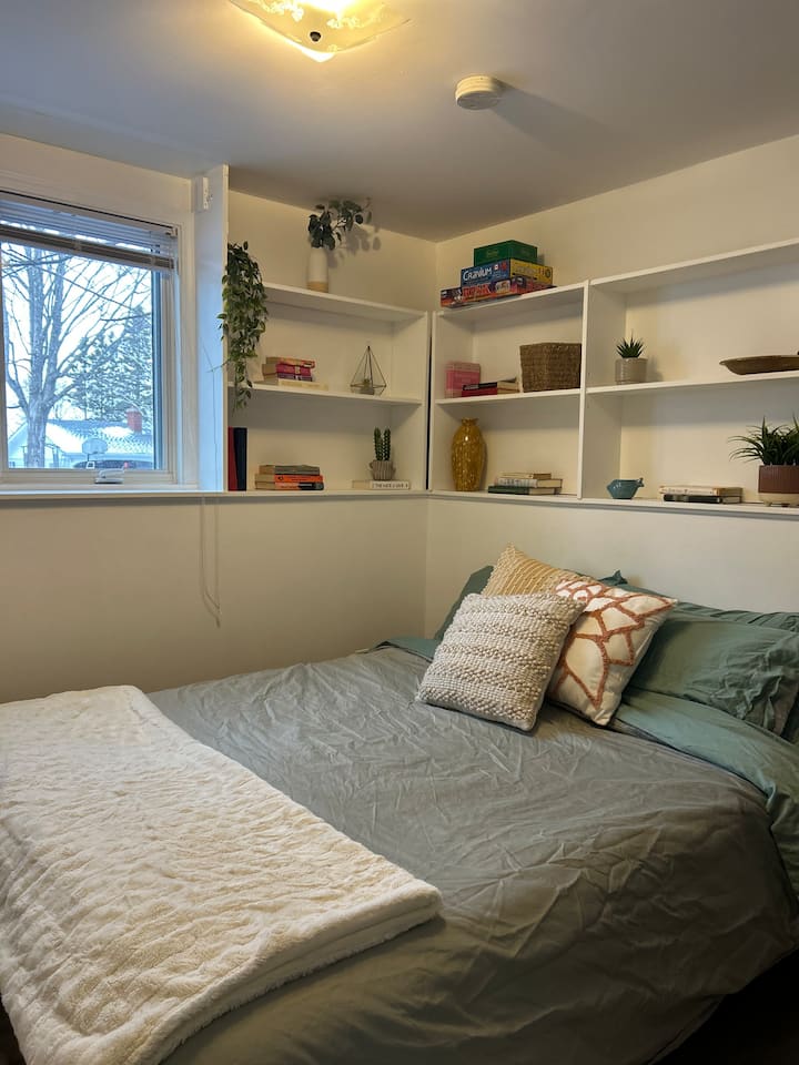 Private Apartment On The Park! - Fredericton