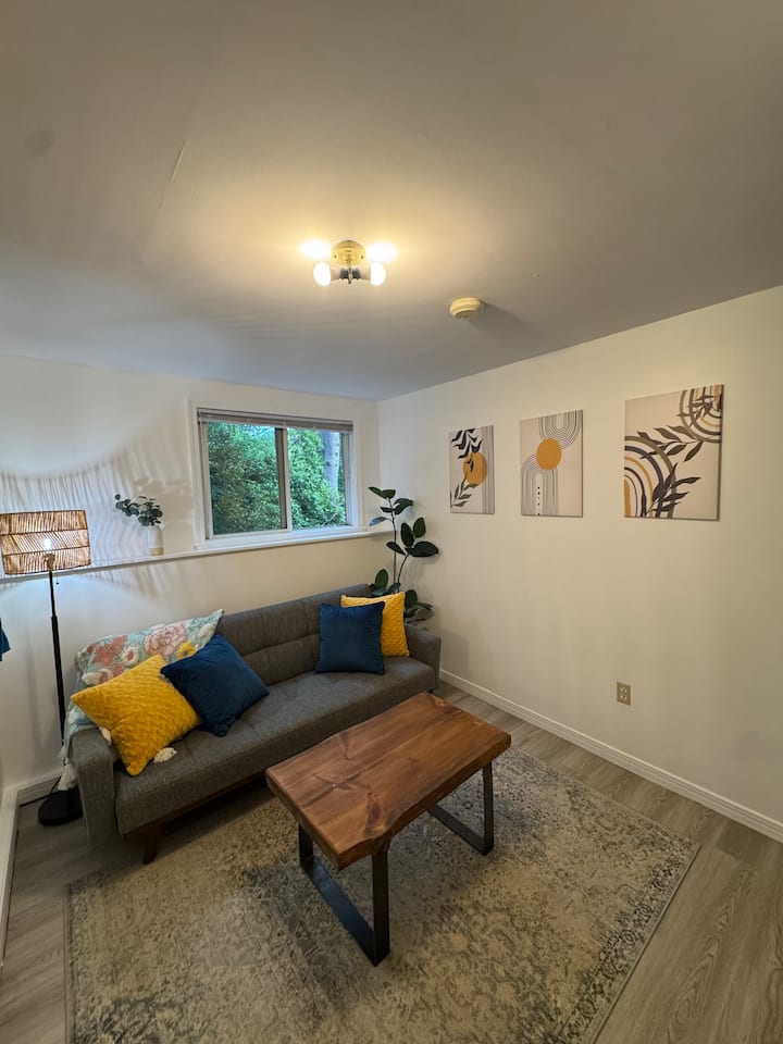 Private Apartment On The Park! - Fredericton