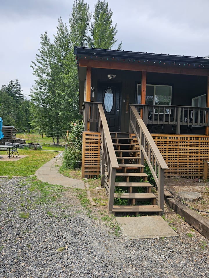 Tiny Farmhouse/duplex - Mount Hood, OR