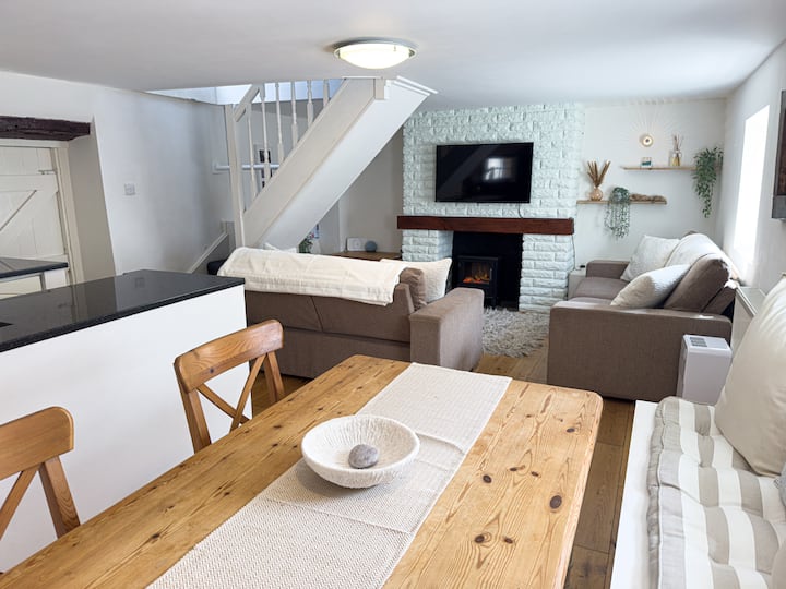 Fisherman’s Cottage On Chesil Beach - Chesil Beach