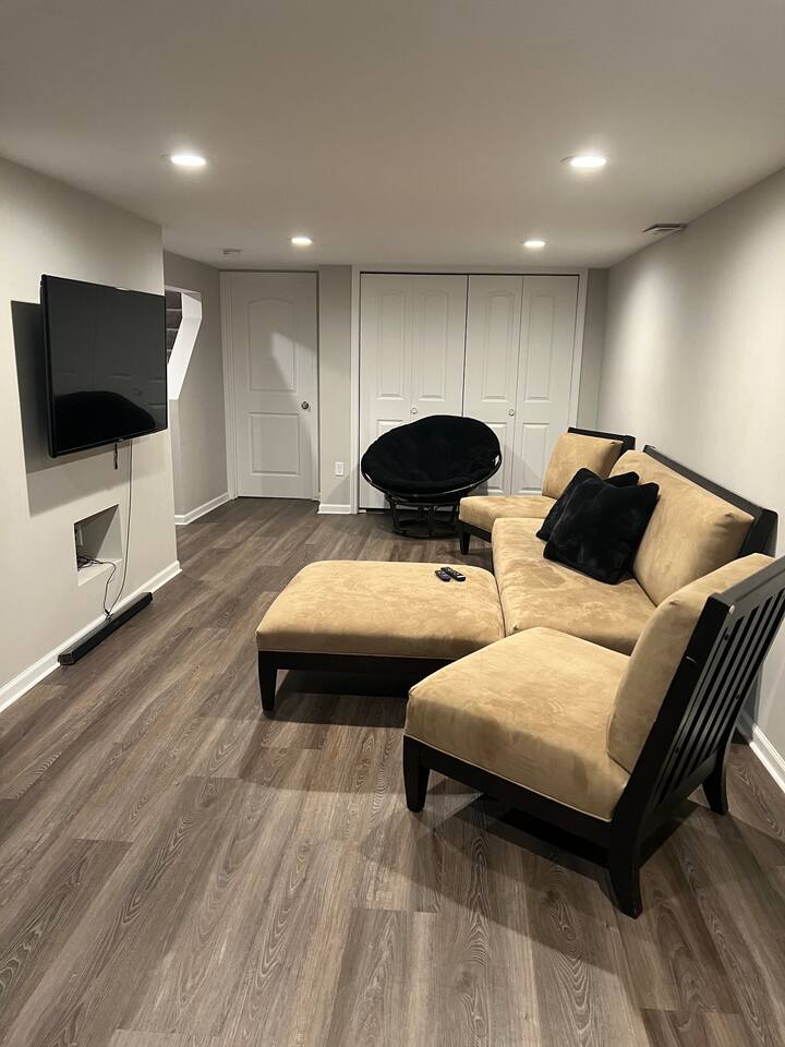 Beautiful Suburban Guest Suite - Long Lake, MN