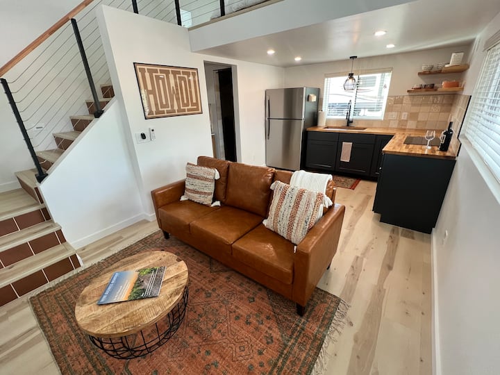 Modern Loft Casita With Private Hot Tub! - Jerome, AZ