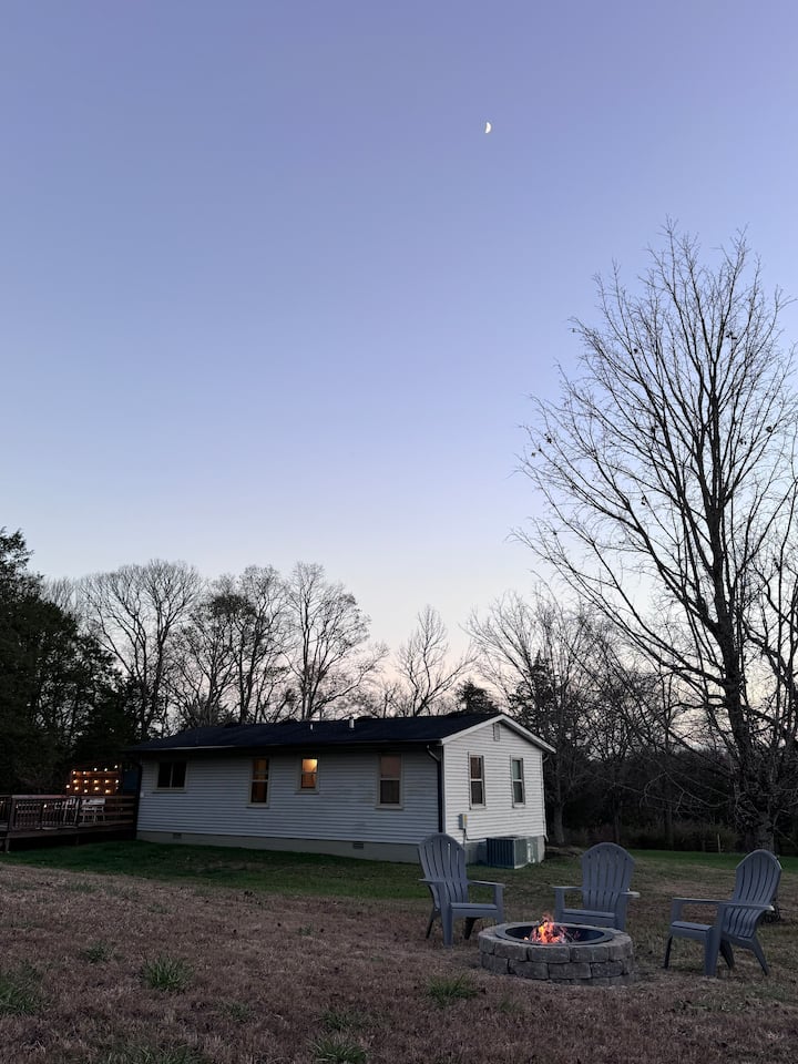 Cozy And Private Countryside Home At Acre Hideaway - Chapel Hill, TN