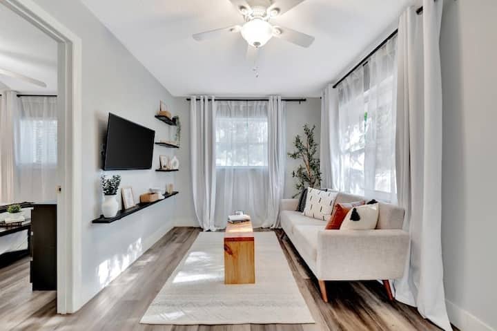 Home Near Lido Beach - Sarasota, FL