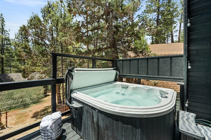 2br Mid Century Retreat • Ev, Hot Tub, Bbq - Big Bear Lake, CA