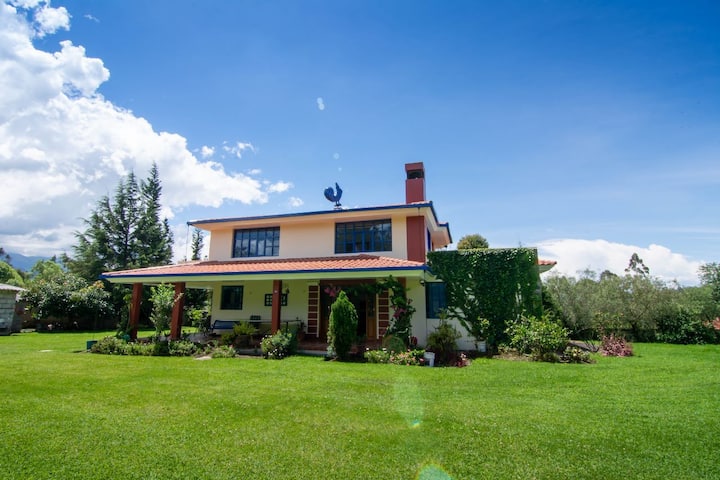 Hermosa Y Amplia Casa De Campo. ¡Casa Del Gallo! - Cotacachi