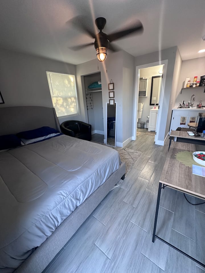 Cozy Efficiency In New Port Richey - Holiday, FL