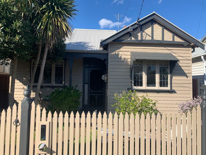 Cute Edwardian Cottage - Melbourne