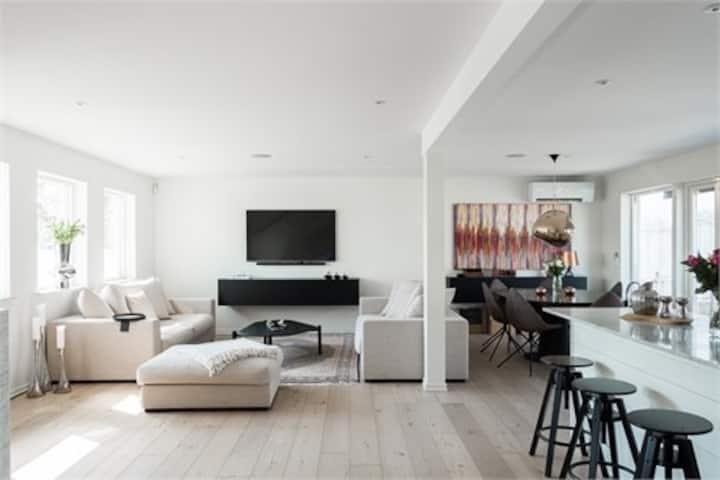 Hus Med Pool & Nära Malmö Arena, Hyllie & Emporia - 