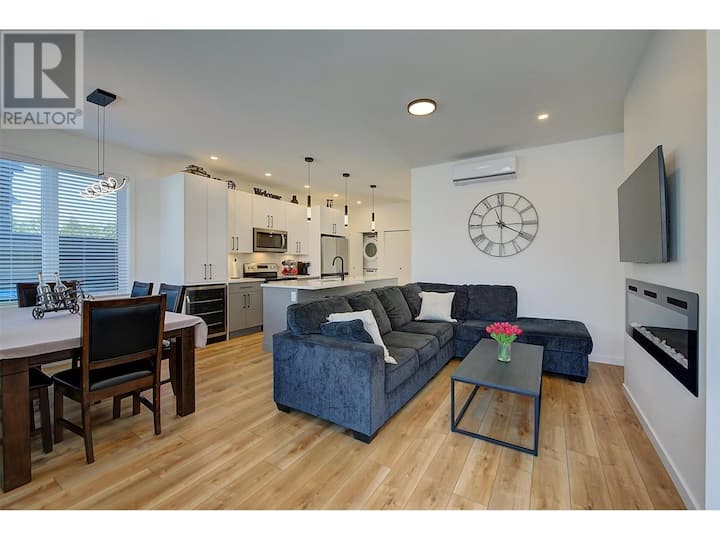 Penticton Paradise

3 Bedroom, 2 Bathroom - Penticton