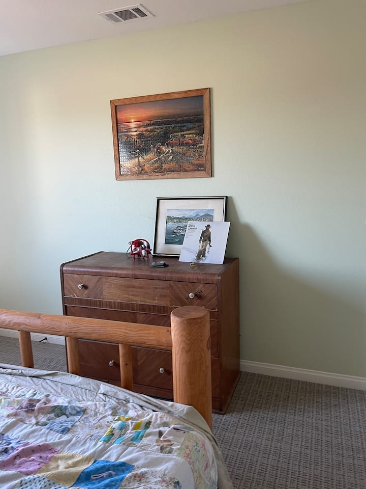 Oma’s Hide Away - Apple Valley, CA
