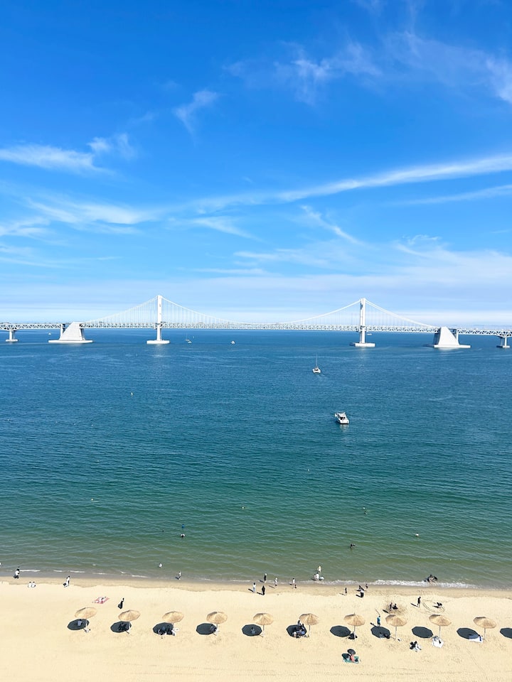 15층#광안대교정면뷰#호텔감성숙소#청소비x#뷰맛집#커플숙소#넷플릭스#빔프로젝트#바닷가3초 - Busan