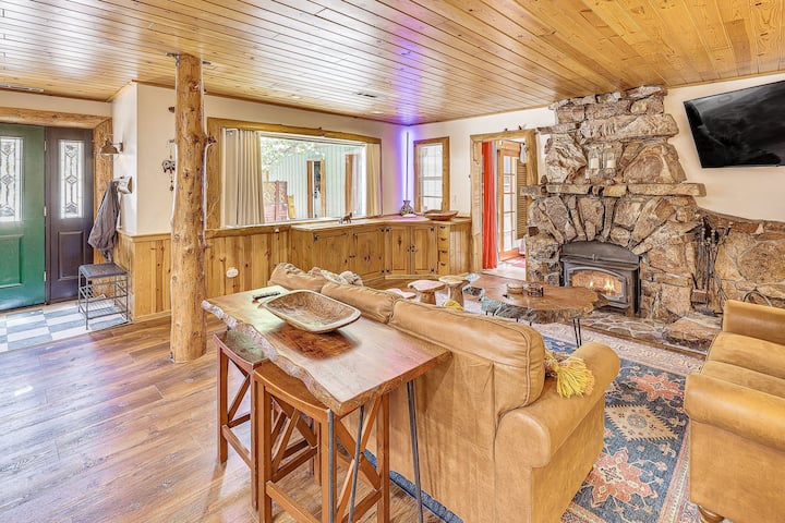 Mountain Retreat With Gym, Spa, Sauna, Gameroom - Big Bear Lake, CA