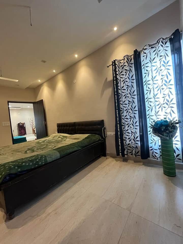 Royal Home Stay - Ludhiana