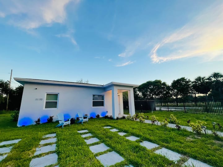 Zen House In Miami And Free Parking - Miami Gardens, FL